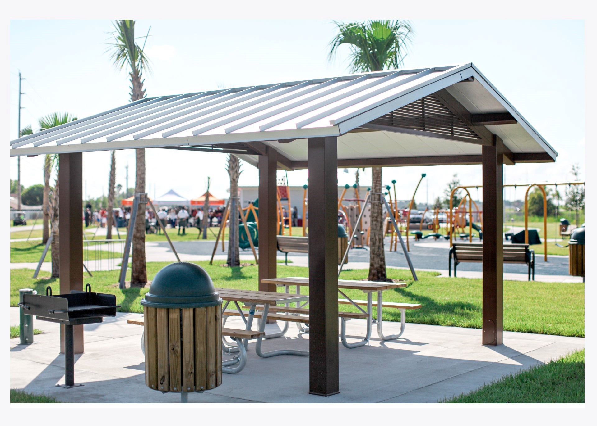 Gable End Metal Shade Shelter – Furniture Leisure