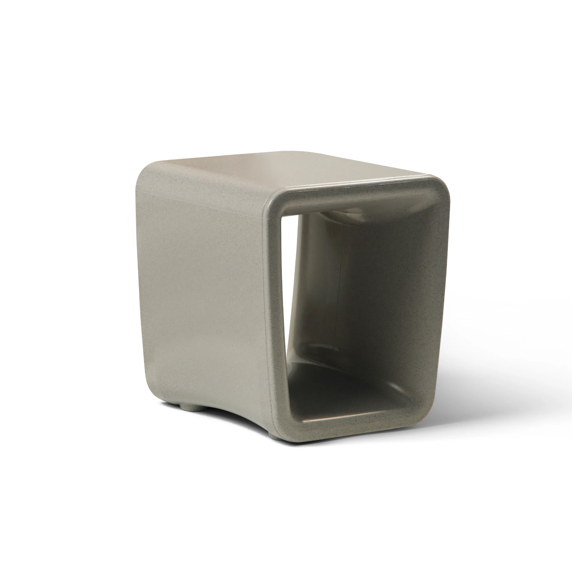 MGP Loop Side Table – Furniture Leisure